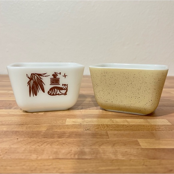 Pyrex | Kitchen | Vintage Pyrex Early American Cat Homestead ...